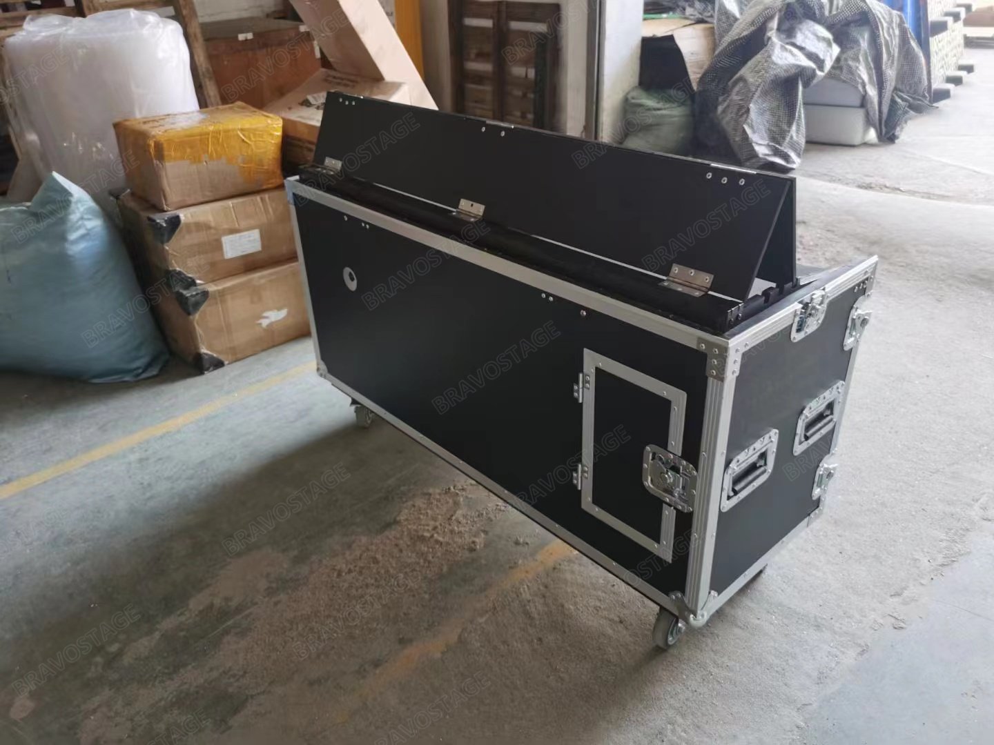 Customized led screen flight case - Bravostage - China Aluminum ...